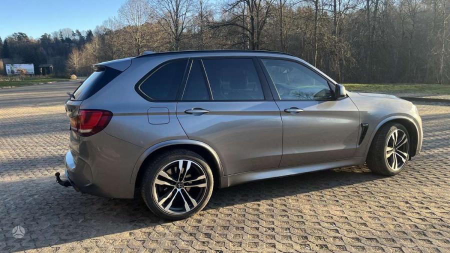 Grey BMW X5 2014 in Vilnius, with an engine capacity of 3.00 L and mileage of 222 thousand km for 19900 €, photo 5 on AUTOMOTO.COM.LV
