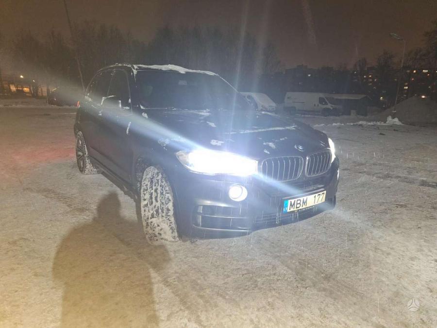 Pelēks BMW X5 2014 Viļņa, ar dzinēja tilpumu 2.99 L un nobraukumu 278 tūkst. km par 14500 €, foto 1 vietnē AUTOMOTO.COM.LV