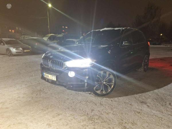 Grey BMW X5 2014 in Vilnius, with an engine capacity of 2.99 L and mileage of 278 thousand km for 14500 €, photo 2 on AUTOMOTO.COM.LV