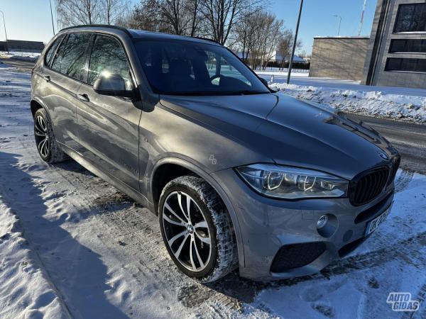Pelēks BMW X5 2014 Tauragė, ar dzinēja tilpumu 3.00 L un nobraukumu 244 tūkst. km par 20500 €, foto 2 vietnē AUTOMOTO.COM.LV