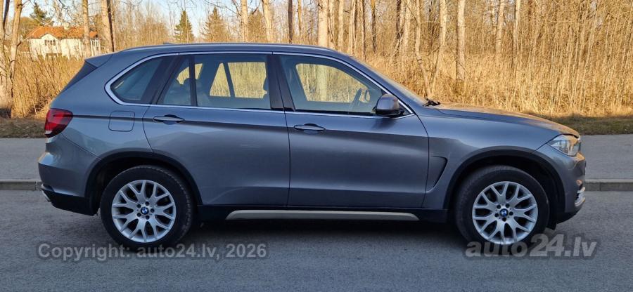 Pelēks BMW X5 2014 Tallina, ar dzinēja tilpumu 3.00 L un nobraukumu 209 tūkst. km par 19500 €, foto 5 vietnē AUTOMOTO.COM.LV