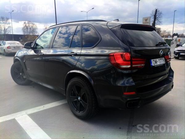 Grey BMW X5 2014 in Riga, with an engine capacity of 3.00 L and mileage of 238 thousand km for 19650 €, photo 4 on AUTOMOTO.COM.LV