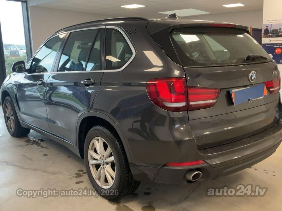 Grey BMW X5 2014 in Tallinn, with an engine capacity of 3.00 L and mileage of 286 thousand km for 17250 €, photo 4 on AUTOMOTO.COM.LV