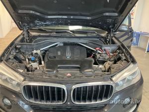 Grey BMW X5 2014 in Tallinn, with an engine capacity of 3.00 L and mileage of 286 thousand km for 17250 €, photo 15 on AUTOMOTO.COM.LV