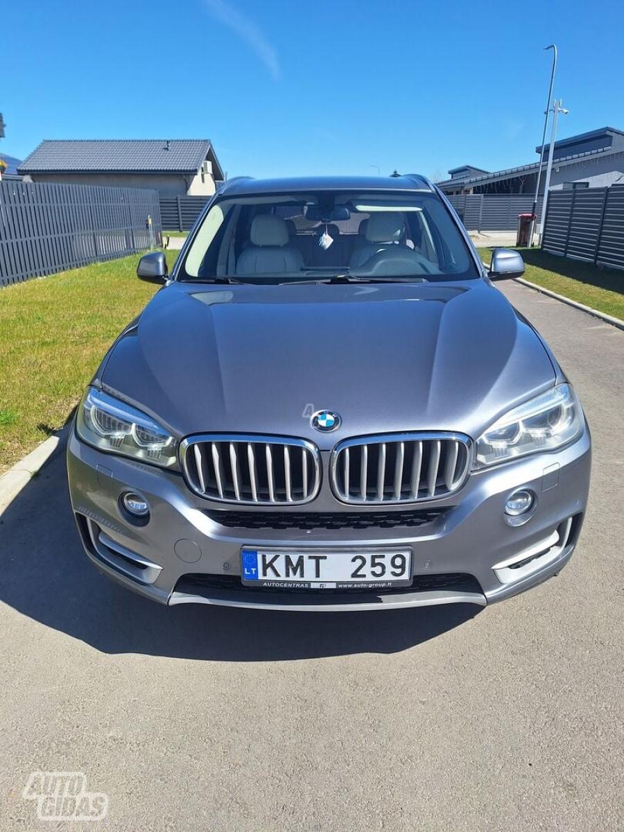 Grey BMW X5 2014 in Klaipeda, with an engine capacity of 3.00 L and mileage of 284 thousand km for 15000 €, photo 1 on AUTOMOTO.COM.LV