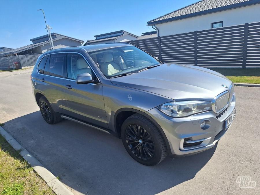 Grey BMW X5 2014 in Klaipeda, with an engine capacity of 3.00 L and mileage of 284 thousand km for 15000 €, photo 3 on AUTOMOTO.COM.LV