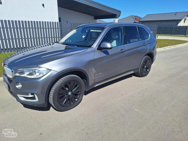 Grey BMW X5 2014 in Klaipeda, with an engine capacity of 3.00 L and mileage of 284 thousand km for 15000 €, photo 3 on AUTOMOTO.COM.LV