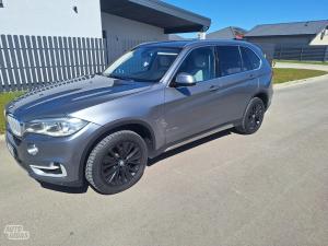 Grey BMW X5 2014 in Klaipeda, with an engine capacity of 3.00 L and mileage of 284 thousand km for 15000 €, photo 4 on AUTOMOTO.COM.LV