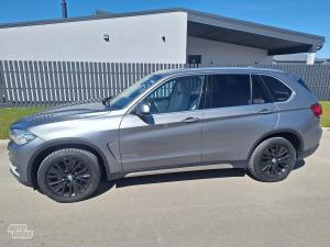 Grey BMW X5 2014 in Klaipeda, with an engine capacity of 3.00 L and mileage of 284 thousand km for 15000 €, photo 5 on AUTOMOTO.COM.LV
