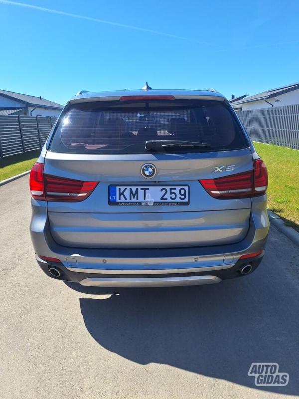 Grey BMW X5 2014 in Klaipeda, with an engine capacity of 3.00 L and mileage of 284 thousand km for 15000 €, photo 5 on AUTOMOTO.COM.LV