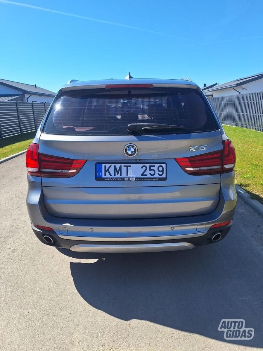 Grey BMW X5 2014 in Klaipeda, with an engine capacity of 3.00 L and mileage of 284 thousand km for 15000 €, photo 6 on AUTOMOTO.COM.LV