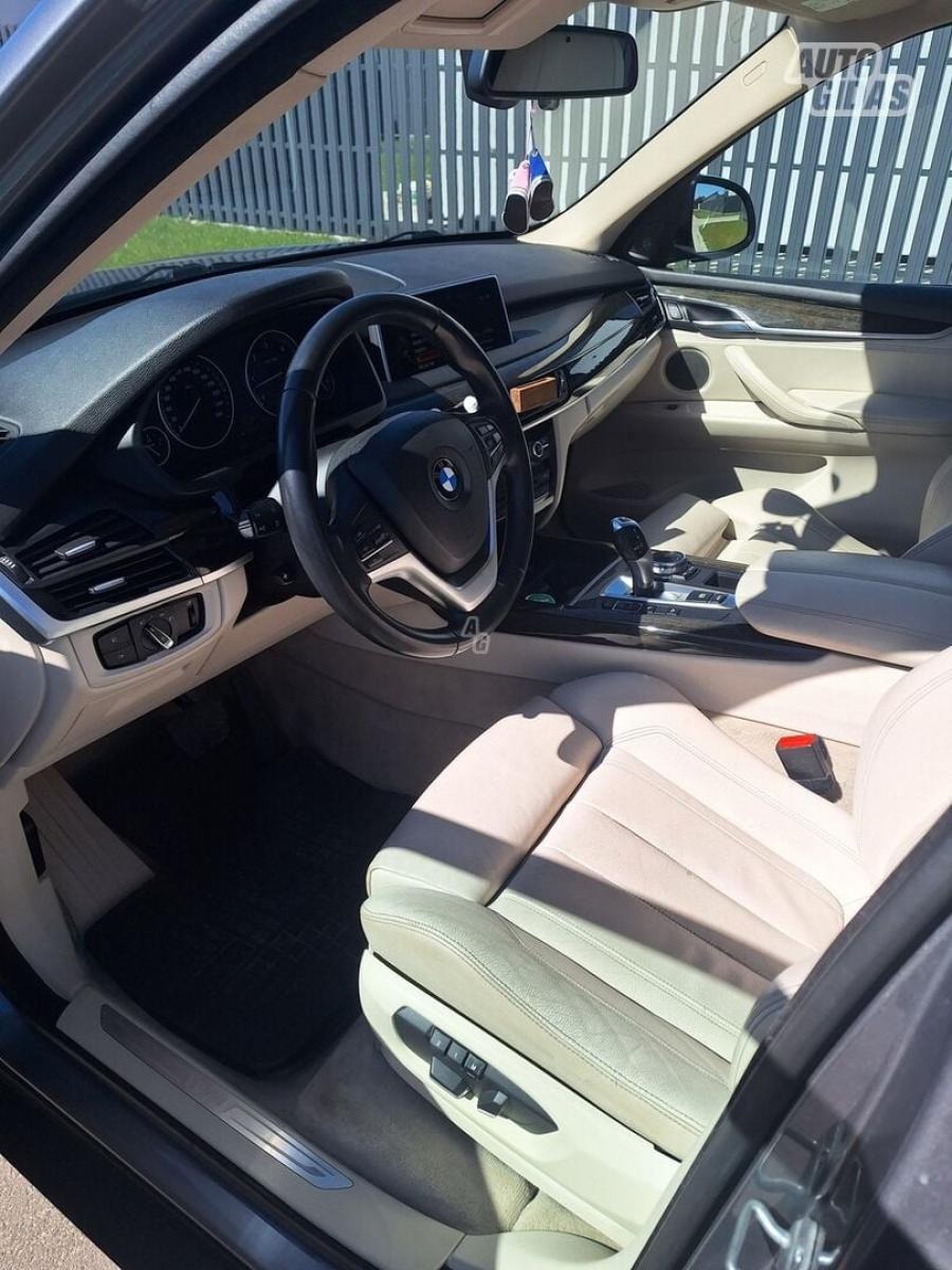 Grey BMW X5 2014 in Klaipeda, with an engine capacity of 3.00 L and mileage of 284 thousand km for 15000 €, photo 15 on AUTOMOTO.COM.LV
