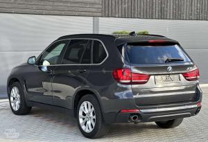 Grey BMW X5 2014 in Siauliai, with an engine capacity of 2.00 L and mileage of 310 thousand km for 17750 €, photo 5 on AUTOMOTO.COM.LV