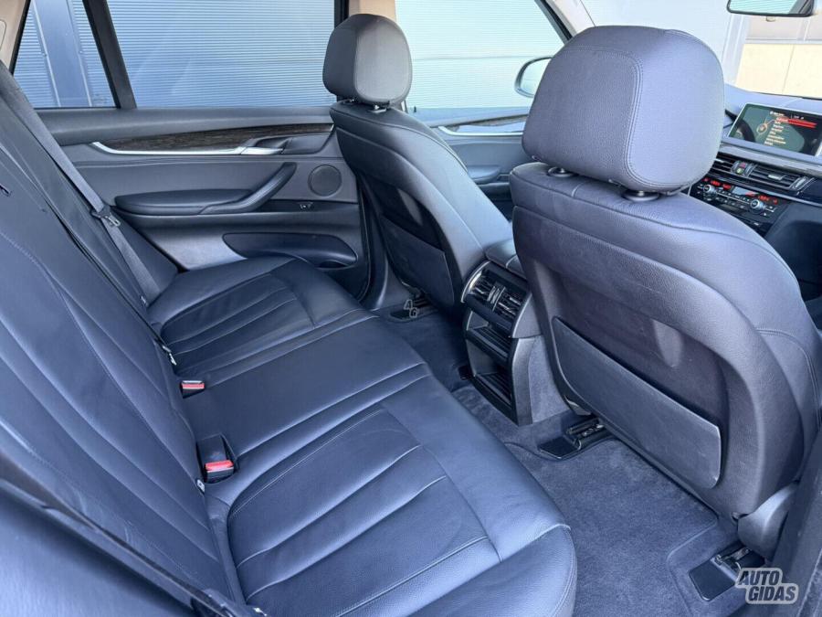 Grey BMW X5 2014 in Siauliai, with an engine capacity of 2.00 L and mileage of 310 thousand km for 17750 €, photo 14 on AUTOMOTO.COM.LV