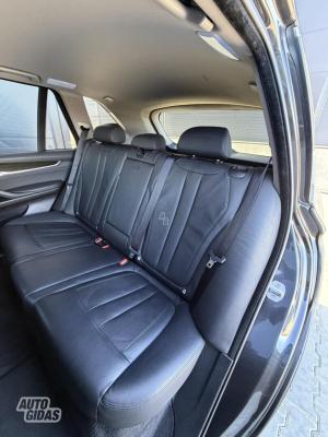 Grey BMW X5 2014 in Siauliai, with an engine capacity of 2.00 L and mileage of 310 thousand km for 17750 €, photo 19 on AUTOMOTO.COM.LV