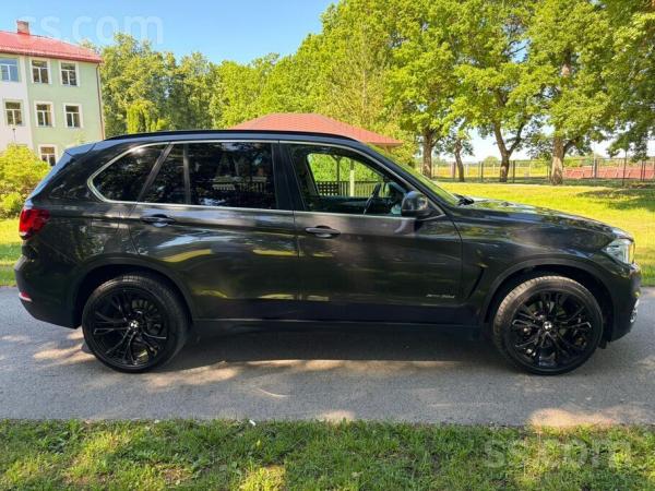Pelēks BMW X5 2014 Jelgava, ar dzinēja tilpumu 3.00 L un nobraukumu 320 tūkst. km par 17490 €, foto 6 vietnē AUTOMOTO.COM.LV