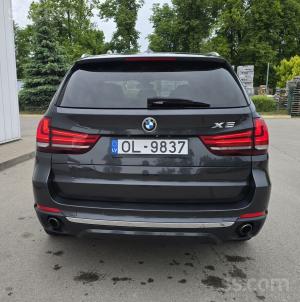 Grey BMW X5 2014 in Jelgava, with an engine capacity of 3.00 L and mileage of 281 thousand km for 17000 €, photo 6 on AUTOMOTO.COM.LV