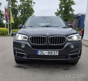 Grey BMW X5 2014 in Jelgava, with an engine capacity of 3.00 L and mileage of 281 thousand km for 17000 €, photo 7 on AUTOMOTO.COM.LV