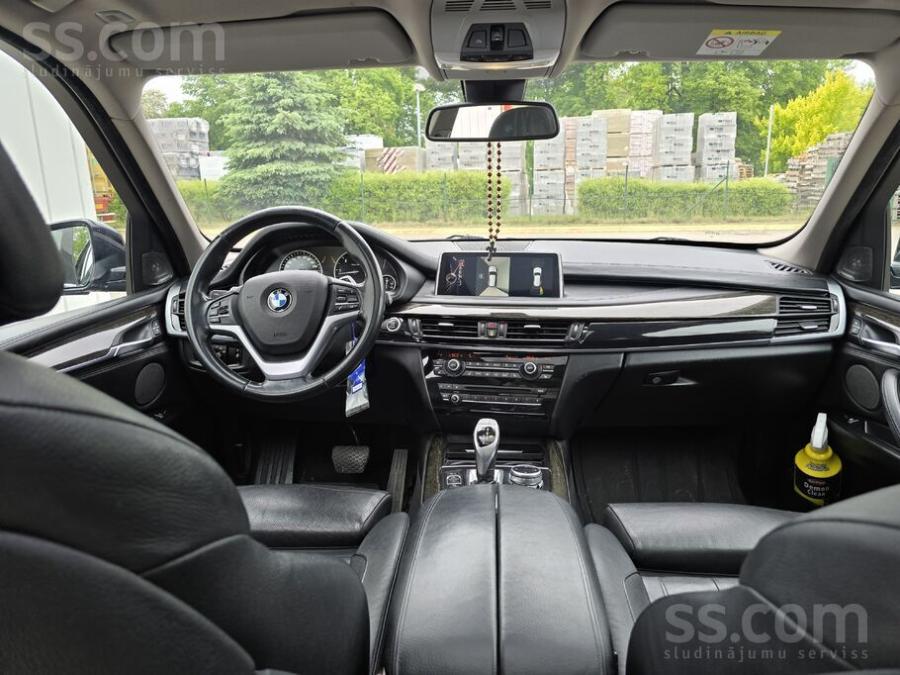 Grey BMW X5 2014 in Jelgava, with an engine capacity of 3.00 L and mileage of 281 thousand km for 17000 €, photo 10 on AUTOMOTO.COM.LV