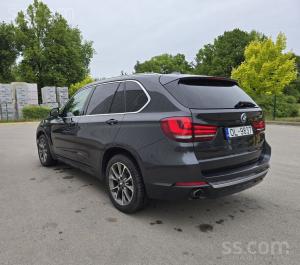 Grey BMW X5 2014 in Jelgava, with an engine capacity of 3.00 L and mileage of 281 thousand km for 17000 €, photo 21 on AUTOMOTO.COM.LV