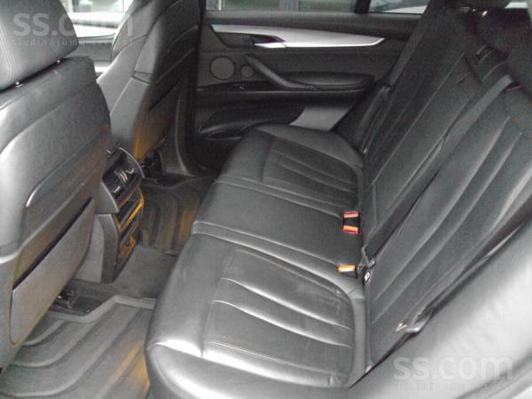 Grey BMW X5 2014 in Riga, with an engine capacity of 3.00 L and mileage of 210 thousand km for 20800 €, photo 5 on AUTOMOTO.COM.LV