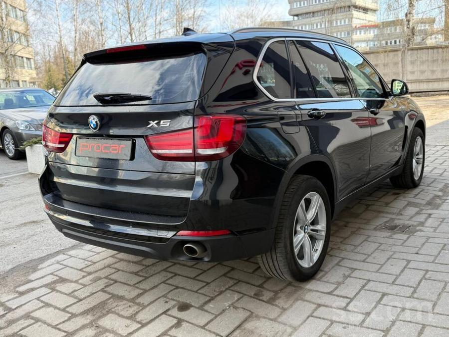Pelēks BMW X5 2014 Rīga, ar dzinēja tilpumu 3.00 L un nobraukumu 125 tūkst. km par 18400 €, foto 5 vietnē AUTOMOTO.COM.LV