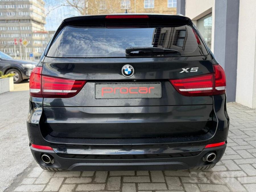 Pelēks BMW X5 2014 Rīga, ar dzinēja tilpumu 3.00 L un nobraukumu 125 tūkst. km par 18400 €, foto 6 vietnē AUTOMOTO.COM.LV