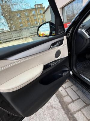 Pelēks BMW X5 2014 Rīga, ar dzinēja tilpumu 3.00 L un nobraukumu 125 tūkst. km par 18400 €, foto 10 vietnē AUTOMOTO.COM.LV