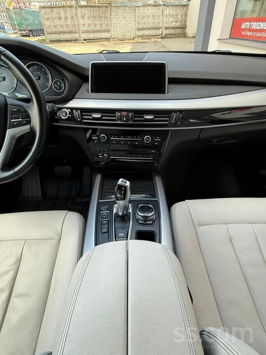 Pelēks BMW X5 2014 Rīga, ar dzinēja tilpumu 3.00 L un nobraukumu 125 tūkst. km par 18400 €, foto 17 vietnē AUTOMOTO.COM.LV