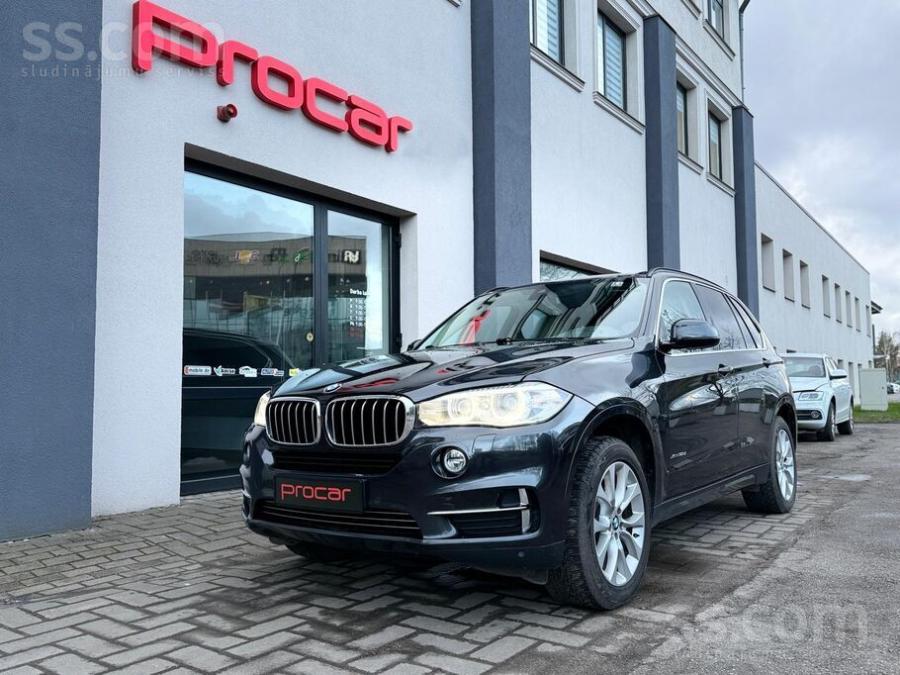 Grey BMW X5 2014 in Riga, with an engine capacity of 3.00 L and mileage of 331 thousand km for 14990 €, photo 1 on AUTOMOTO.COM.LV