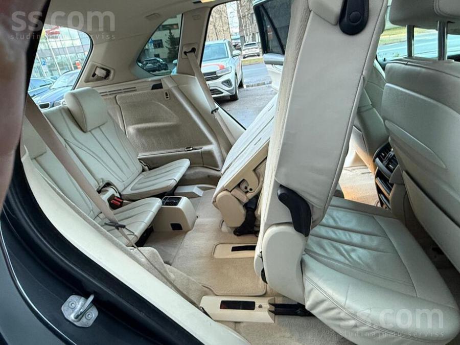 Grey BMW X5 2014 in Riga, with an engine capacity of 3.00 L and mileage of 331 thousand km for 14990 €, photo 18 on AUTOMOTO.COM.LV