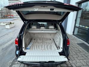 Grey BMW X5 2014 in Riga, with an engine capacity of 3.00 L and mileage of 331 thousand km for 14990 €, photo 21 on AUTOMOTO.COM.LV