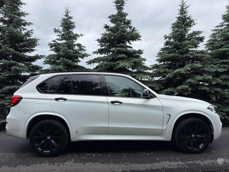 Grey BMW X5 2014 in Utena, with an engine capacity of 2.99 L and mileage of 205 thousand km for 17700 €, photo 7 on AUTOMOTO.COM.LV