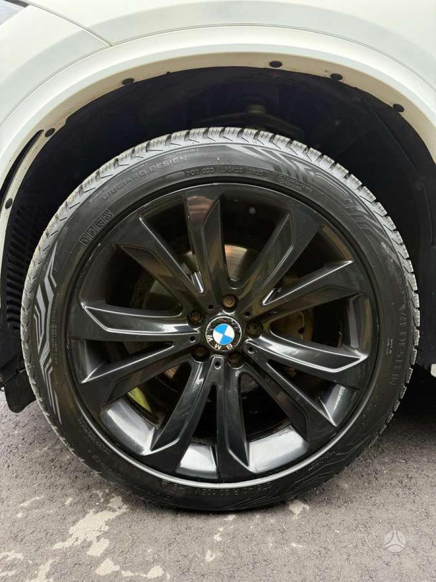 Grey BMW X5 2014 in Utena, with an engine capacity of 2.99 L and mileage of 205 thousand km for 17700 €, photo 12 on AUTOMOTO.COM.LV