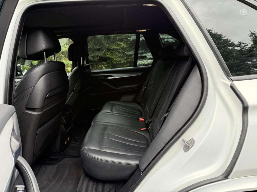 Grey BMW X5 2014 in Utena, with an engine capacity of 2.99 L and mileage of 205 thousand km for 17700 €, photo 22 on AUTOMOTO.COM.LV
