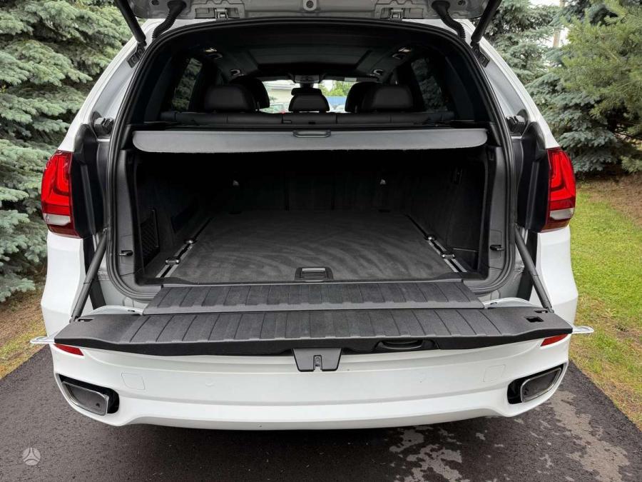 Grey BMW X5 2014 in Utena, with an engine capacity of 2.99 L and mileage of 205 thousand km for 17700 €, photo 23 on AUTOMOTO.COM.LV