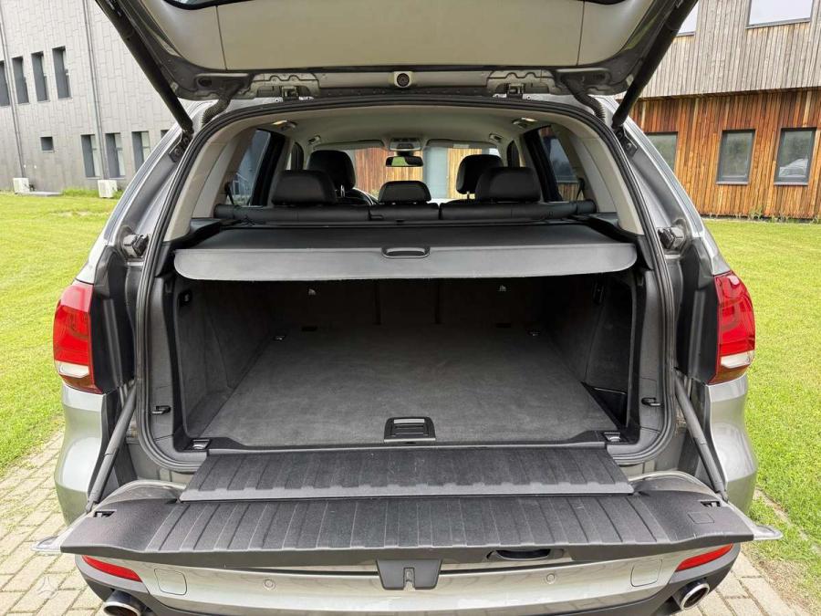 Pelēks BMW X5 2014 Tauragė, ar dzinēja tilpumu 2.00 L un nobraukumu 225 tūkst. km par 16900 €, foto 8 vietnē AUTOMOTO.COM.LV