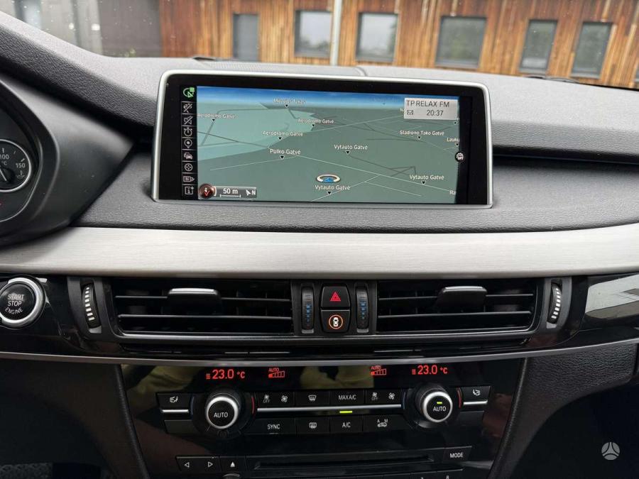 Pelēks BMW X5 2014 Tauragė, ar dzinēja tilpumu 2.00 L un nobraukumu 225 tūkst. km par 16900 €, foto 23 vietnē AUTOMOTO.COM.LV