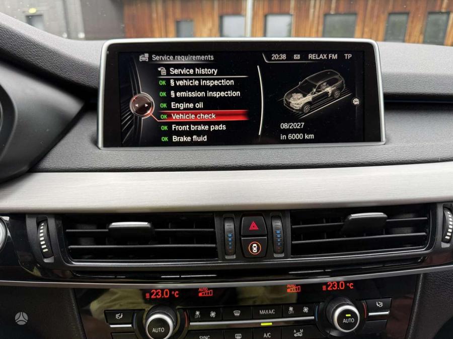 Pelēks BMW X5 2014 Tauragė, ar dzinēja tilpumu 2.00 L un nobraukumu 225 tūkst. km par 16900 €, foto 28 vietnē AUTOMOTO.COM.LV
