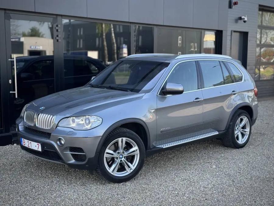 Grey BMW X5 2014 in Jelgava, with an engine capacity of 3.00 L and mileage of 193 thousand km for 12900 €, photo 1 on AUTOMOTO.COM.LV