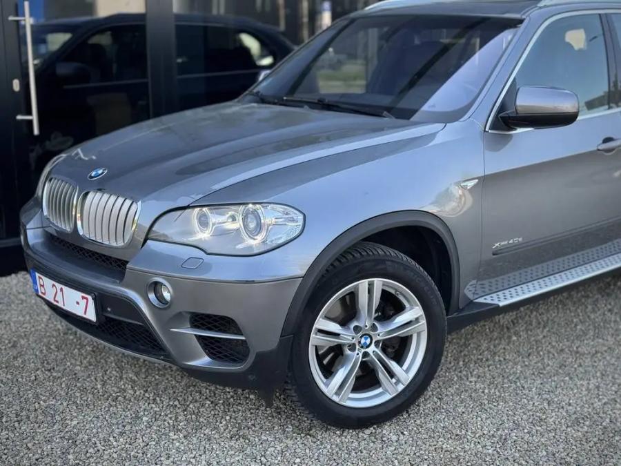Grey BMW X5 2014 in Jelgava, with an engine capacity of 3.00 L and mileage of 193 thousand km for 12900 €, photo 3 on AUTOMOTO.COM.LV
