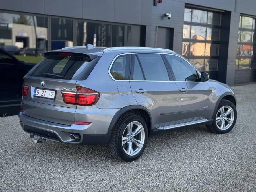 Grey BMW X5 2014 in Jelgava, with an engine capacity of 3.00 L and mileage of 193 thousand km for 12900 €, photo 9 on AUTOMOTO.COM.LV