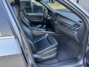 Grey BMW X5 2014 in Jelgava, with an engine capacity of 3.00 L and mileage of 193 thousand km for 12900 €, photo 14 on AUTOMOTO.COM.LV