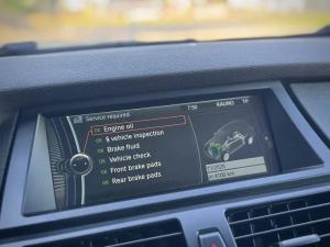 Grey BMW X5 2014 in Jelgava, with an engine capacity of 3.00 L and mileage of 193 thousand km for 12900 €, photo 21 on AUTOMOTO.COM.LV