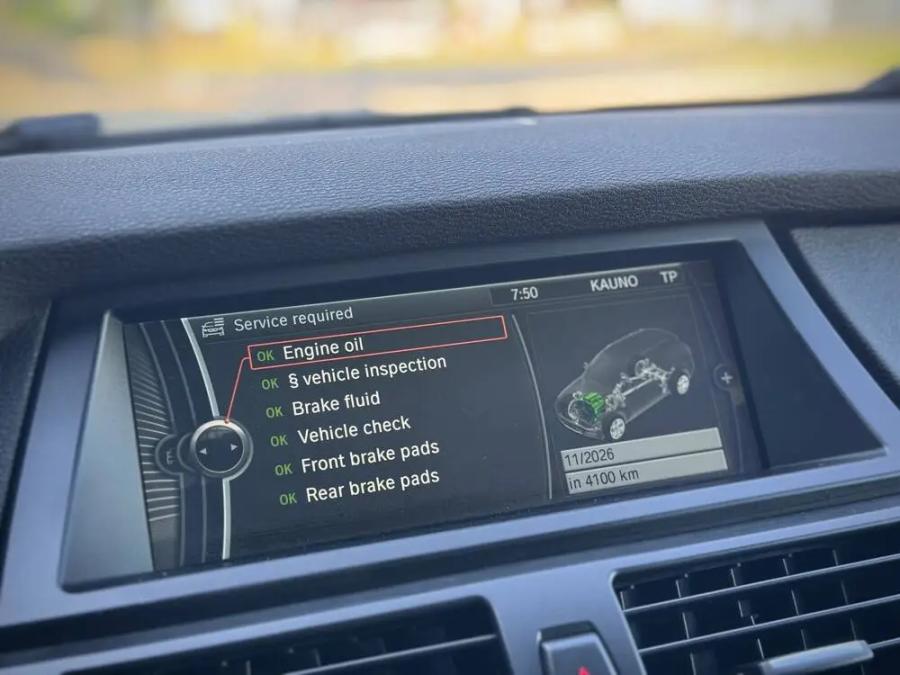 Grey BMW X5 2014 in Jelgava, with an engine capacity of 3.00 L and mileage of 193 thousand km for 12900 €, photo 21 on AUTOMOTO.COM.LV