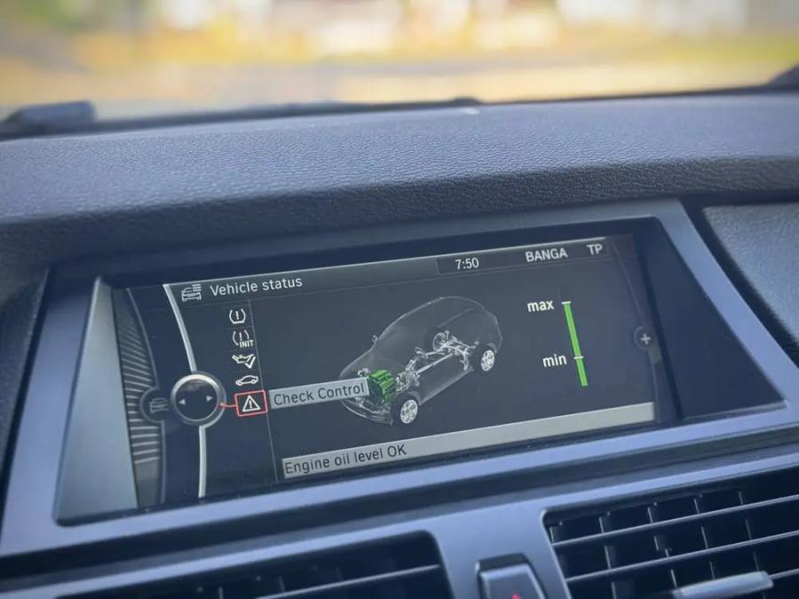 Grey BMW X5 2014 in Jelgava, with an engine capacity of 3.00 L and mileage of 193 thousand km for 12900 €, photo 22 on AUTOMOTO.COM.LV