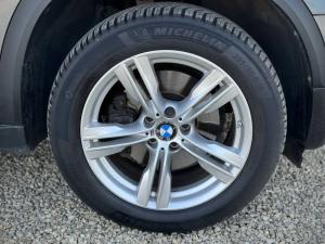 Grey BMW X5 2014 in Jelgava, with an engine capacity of 3.00 L and mileage of 193 thousand km for 12900 €, photo 24 on AUTOMOTO.COM.LV