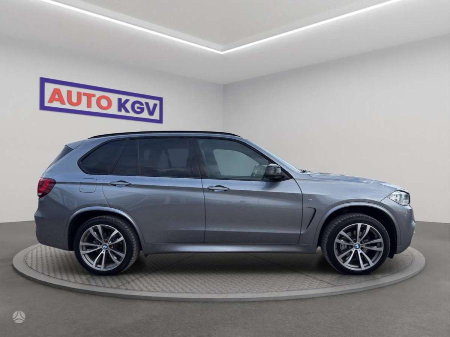Grey BMW X5 2014 in Kaunas, with an engine capacity of 3.00 L and mileage of 325 thousand km for 19999 €, photo 7 on AUTOMOTO.COM.LV