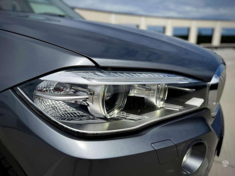 Grey BMW X5 2014 in Vilnius, with an engine capacity of 2.99 L and mileage of 287 thousand km for 14499 €, photo 10 on AUTOMOTO.COM.LV