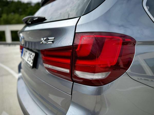 Grey BMW X5 2014 in Vilnius, with an engine capacity of 2.99 L and mileage of 287 thousand km for 14499 €, photo 10 on AUTOMOTO.COM.LV